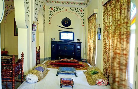 Jhalamand Garh Hotel - Indian Holiday