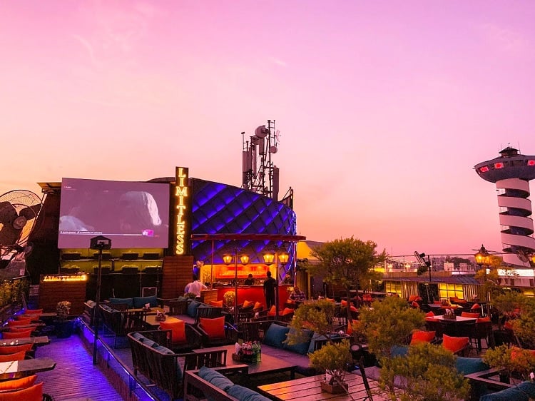 Top 13 Rooftop Restaurants in Delhi for Redefined Dining