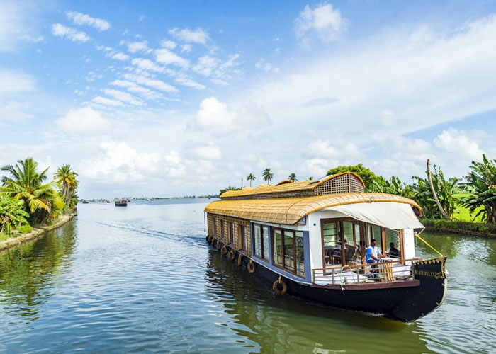10 Places to Visit in Kerala in October to Escape the City Life