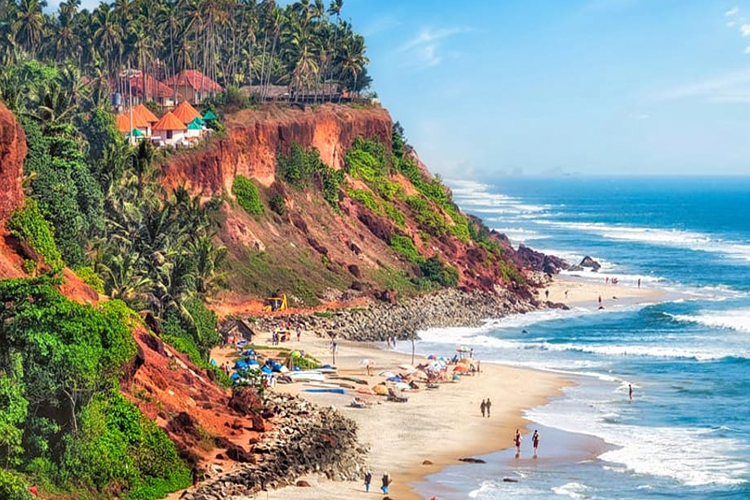 Best Places For Paragliding in Kerala to Behold the Cloud Piercing Heights