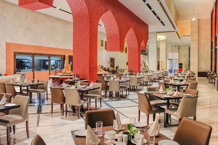 14 Must-Try Restaurants and Street Foods in Agra