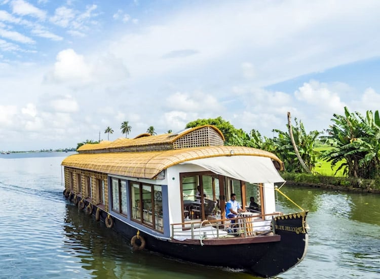 Plantation Life & Heritage Homestays in Kerala