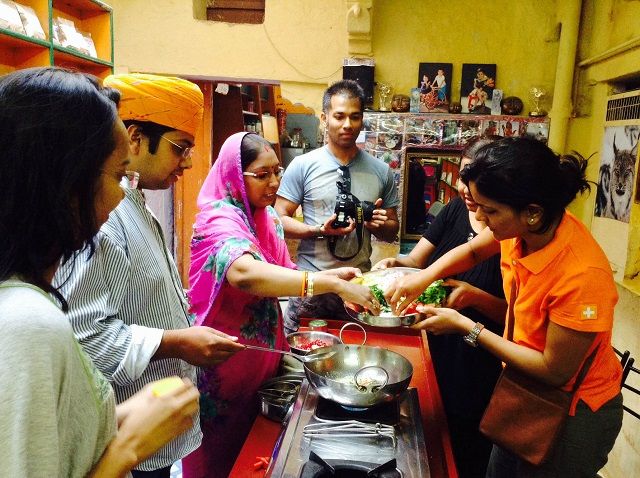 15 Best Culinary Tour Experiences & Cooking Classes in India