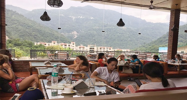 10 Best Cafes in Rishikesh You Must Try in 2025